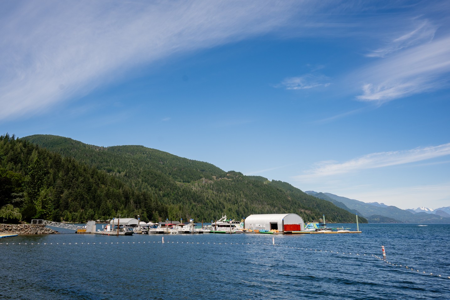 Harrison Lake: Where Mountains Meet Water - Pathfinder Agassiz